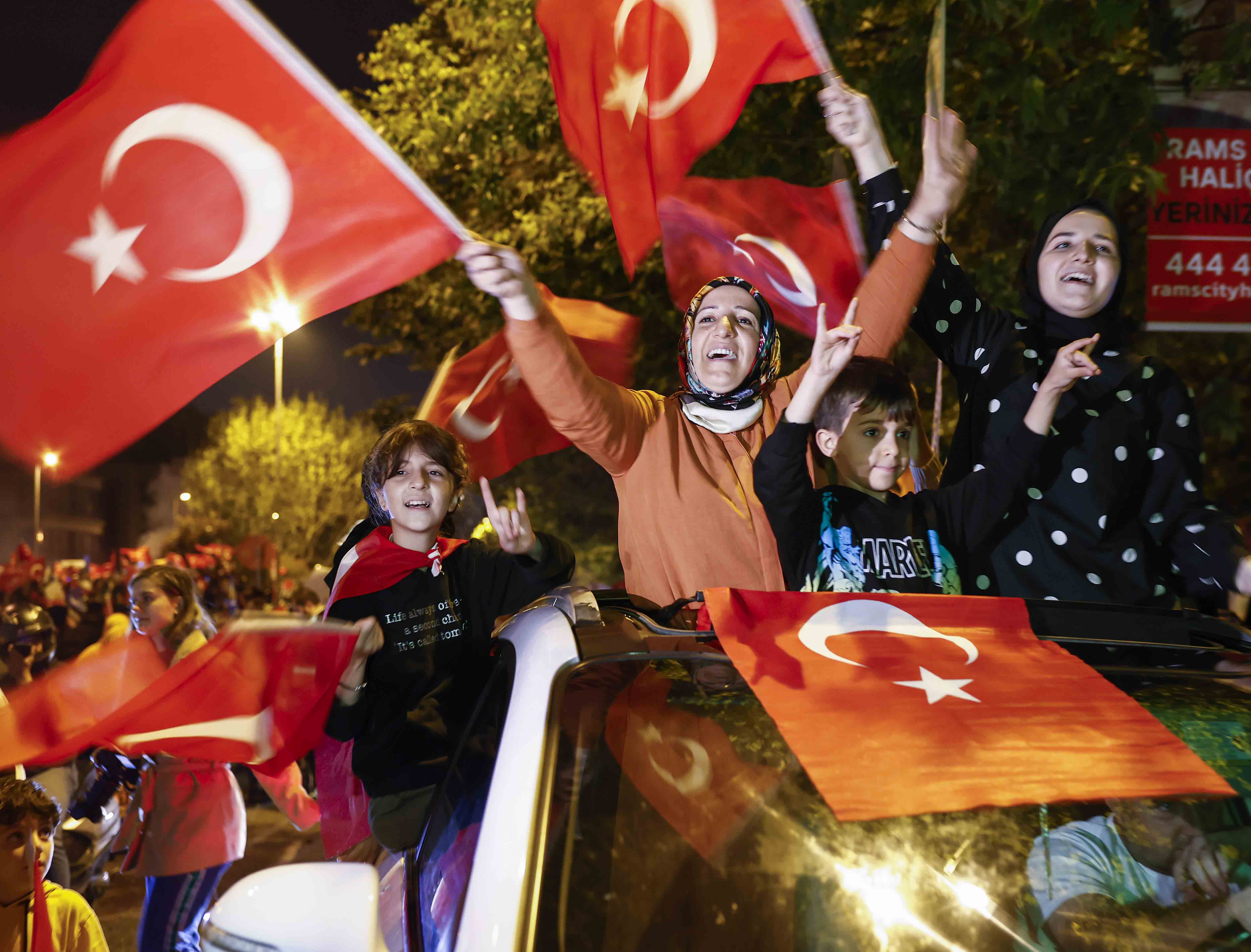 News photos, latest images of world events - Getty Images